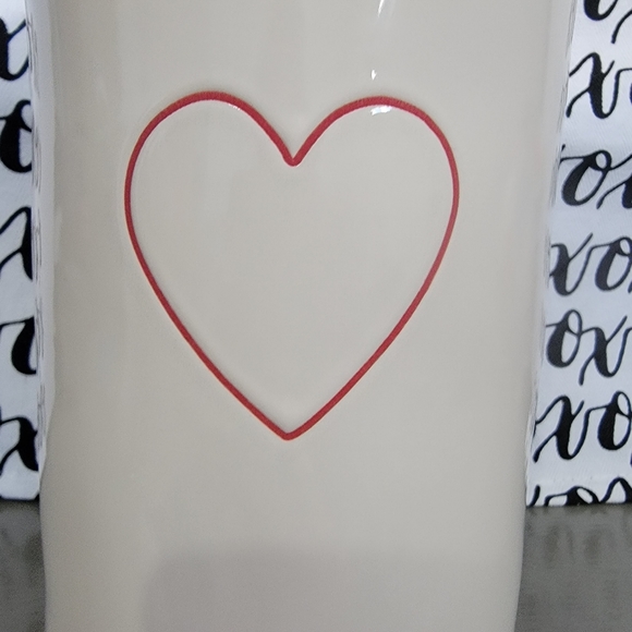 Rae Dunn | Holiday | Rae Dunn Red Heart Canister With Red Handle ...